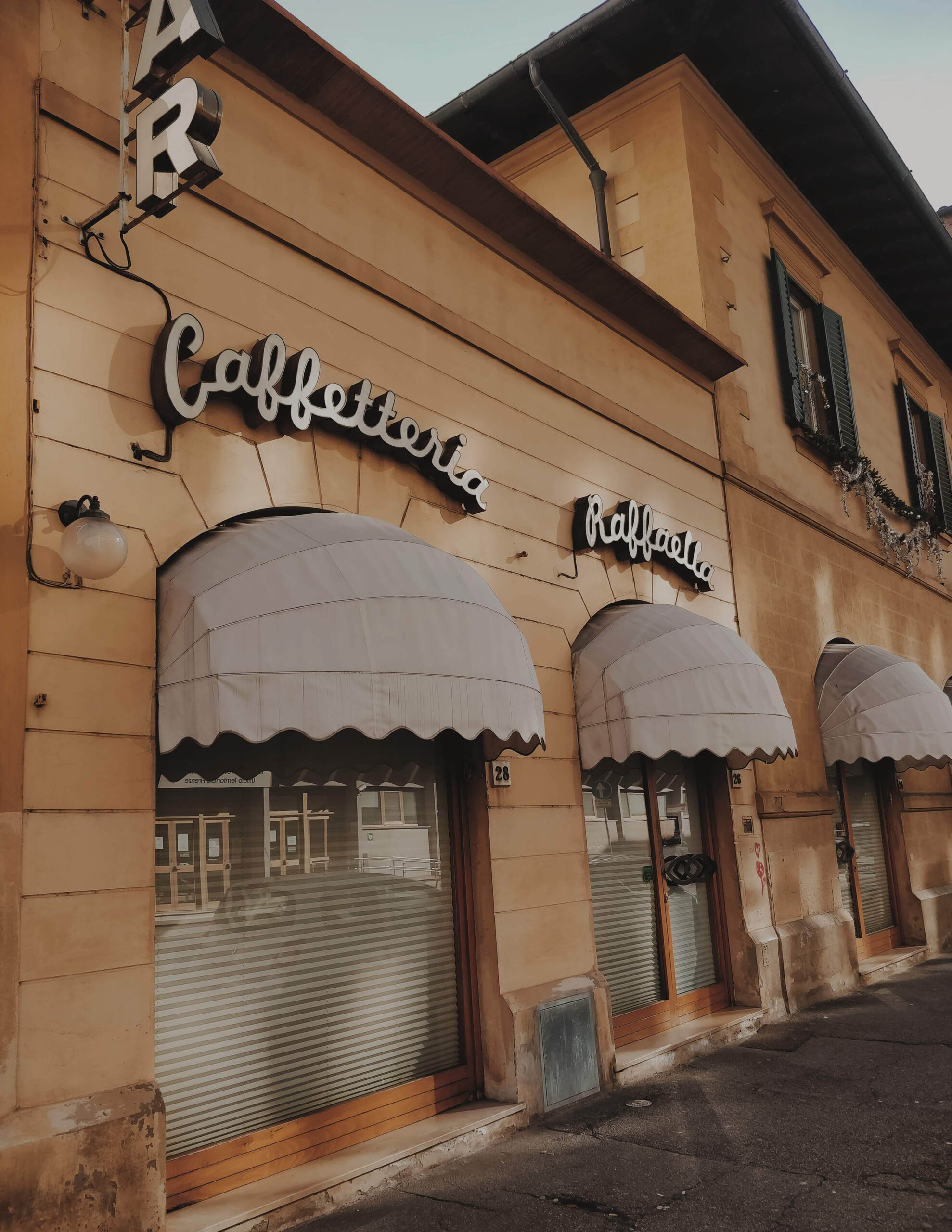 Top 12 Restaurants to visit in Florence, Italy / Blogger Food Guide