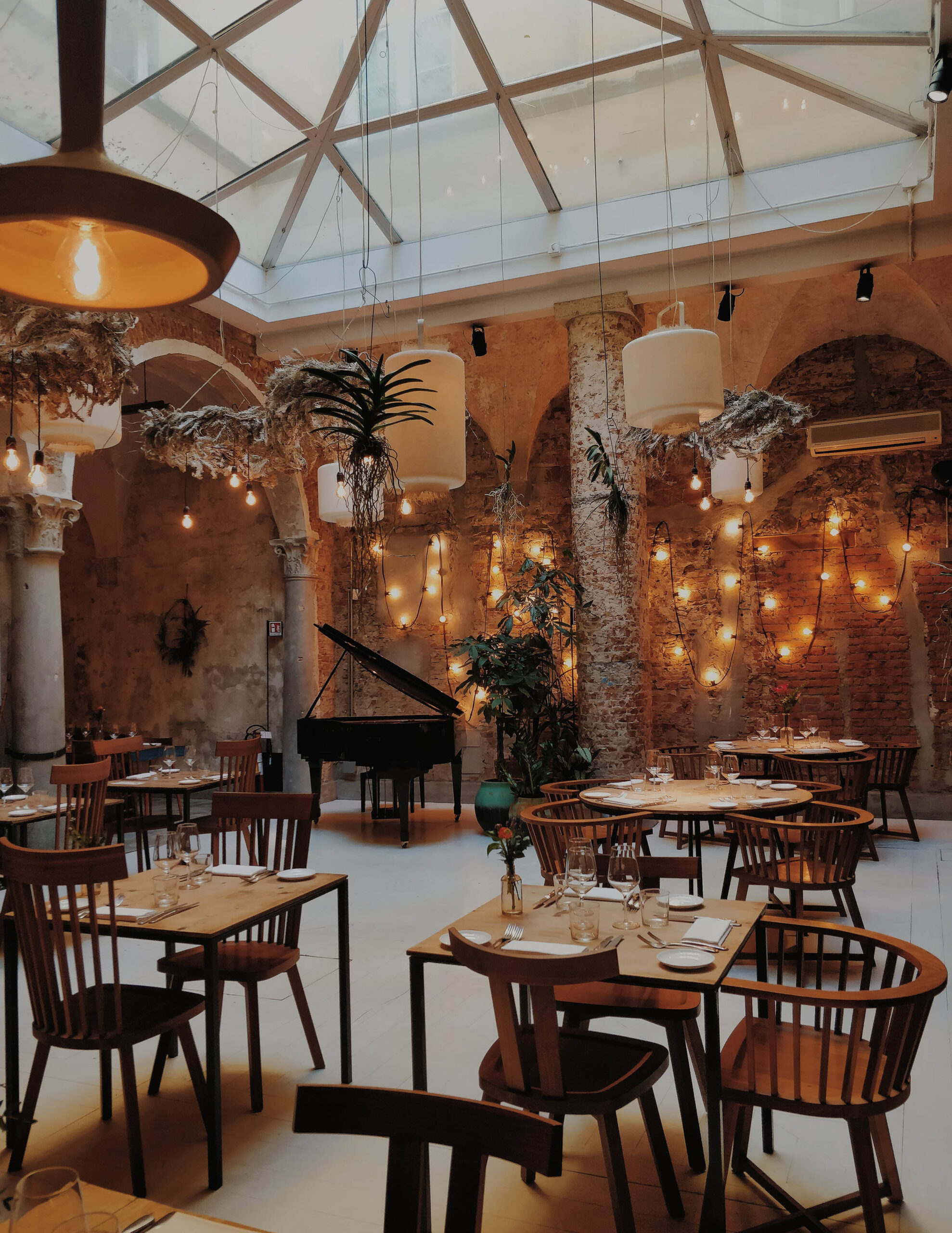 Top 12 Restaurants to visit in Florence, Italy / Blogger Food Guide