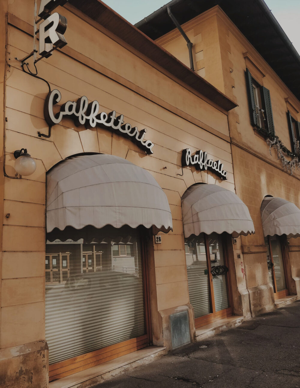 Top 12 Restaurants to visit in Florence, Italy / Blogger Food Guide
