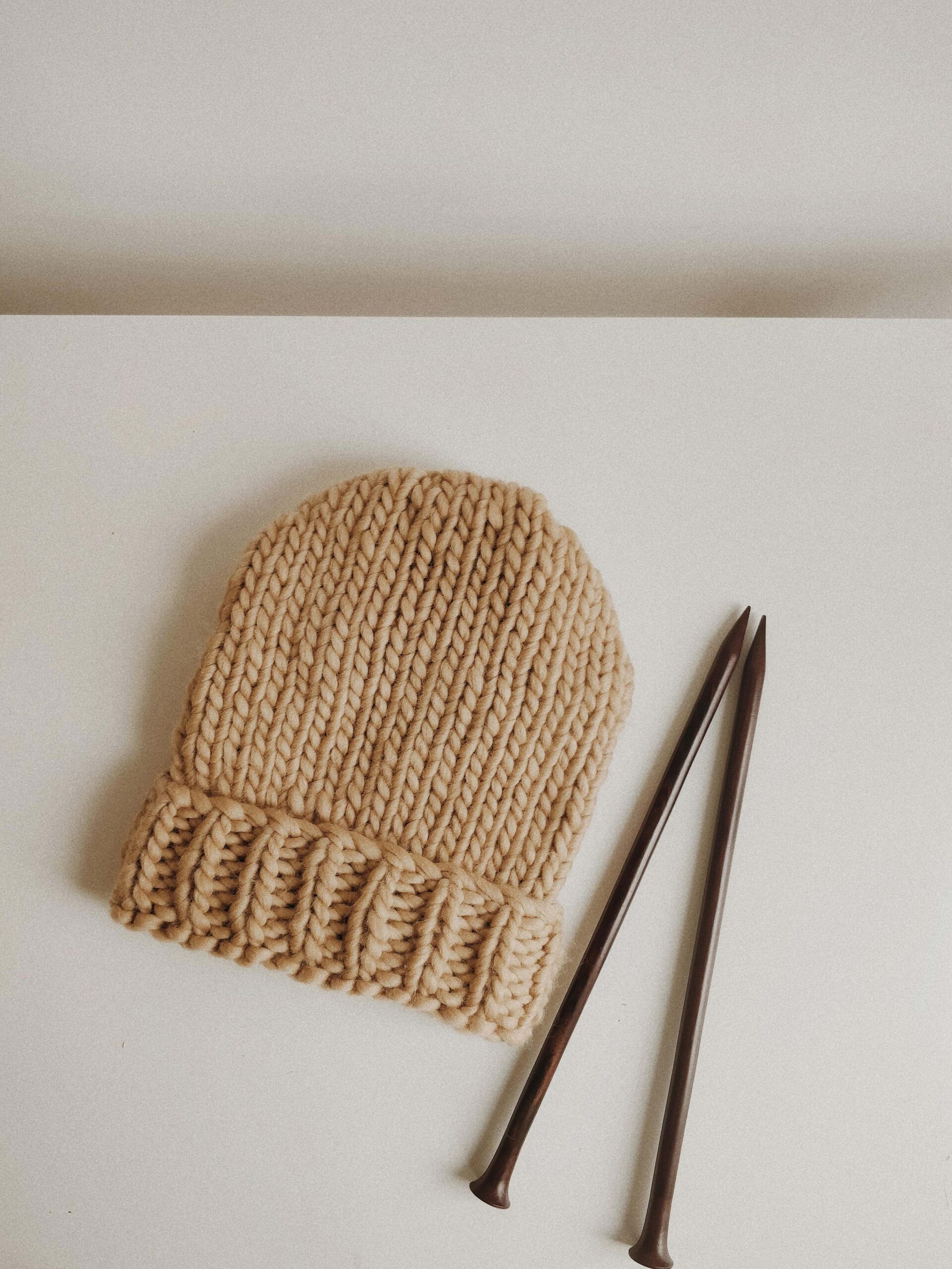 DIY Beanie Hat - How to knit a chunky beanie hat tintofmint